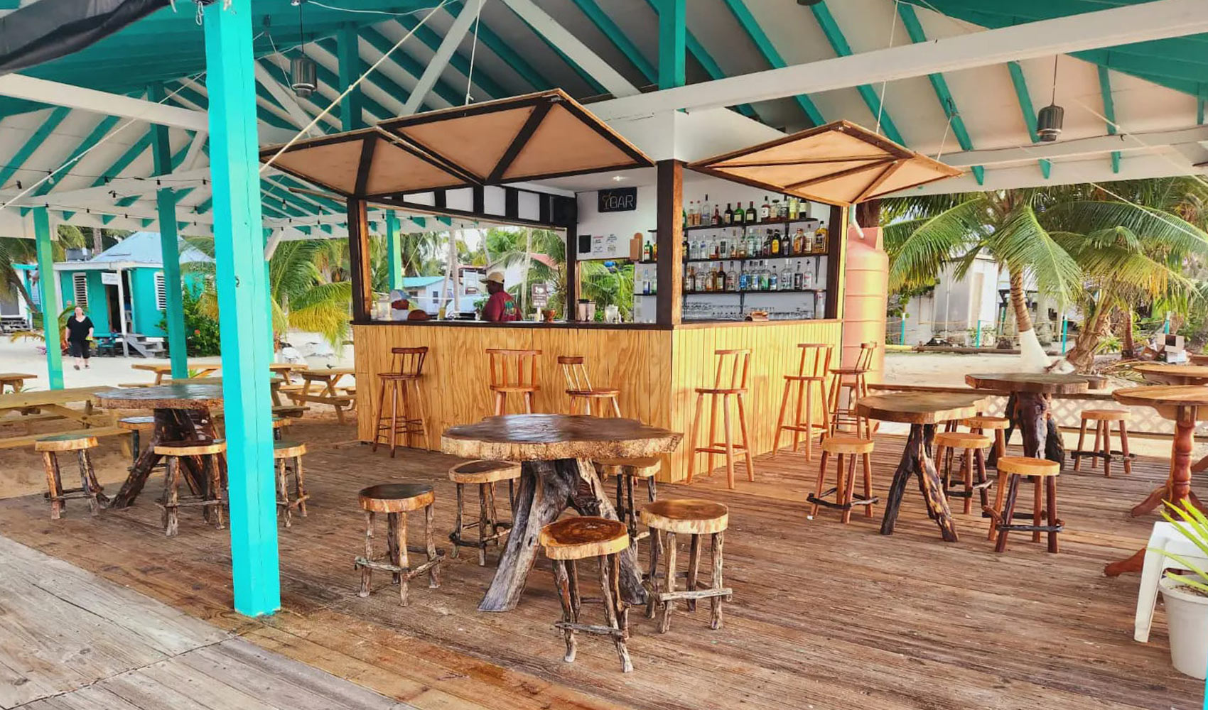 Belize Island Dining & Sunset Bar | Tobacco Caye Restaurant